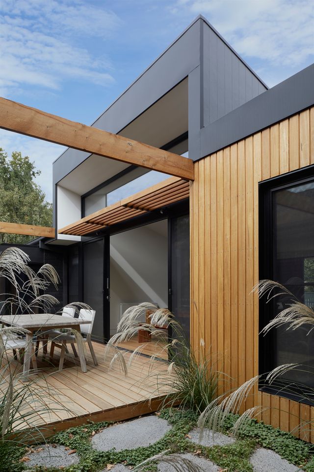 A Dated and Inward-looking Unit Transformed Into Modern Family Home