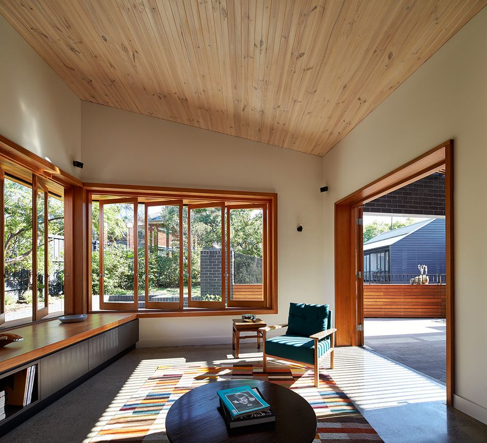 House Rosebank's Generous New Living Areas Compliment a Grand Old Edwardian