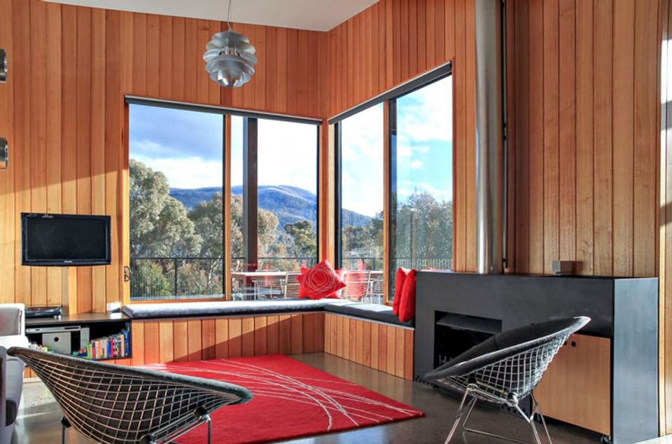 A Finely Crafted Ski Lodge at Lake Crackenback