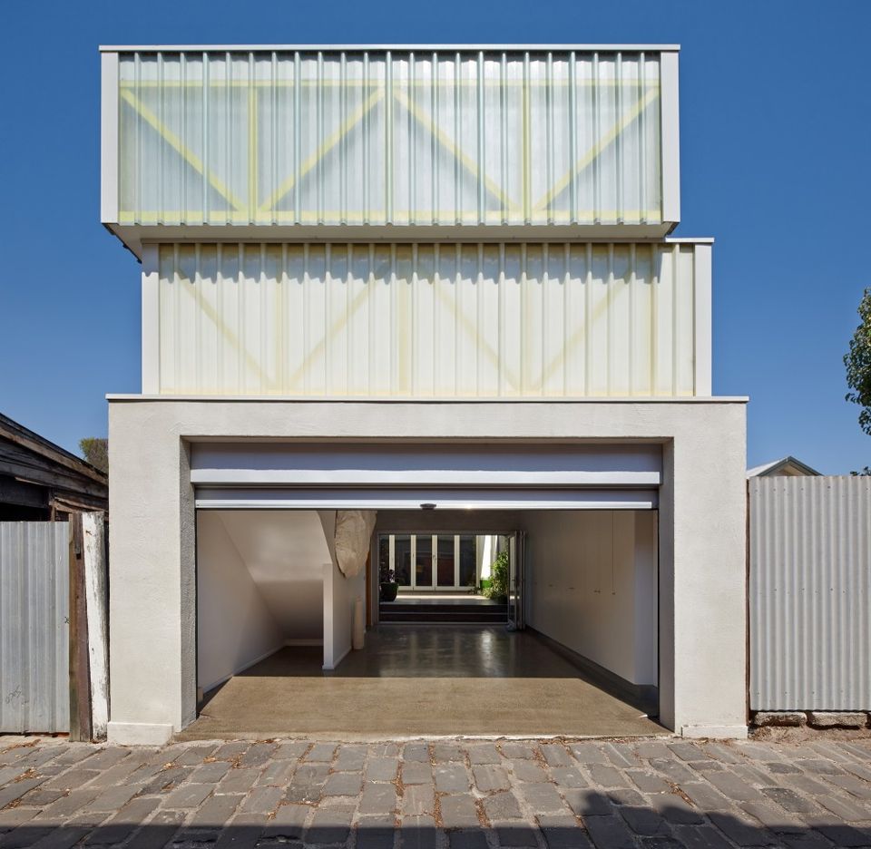Middle Park Studio Takes Advantage of Rear Laneway Access