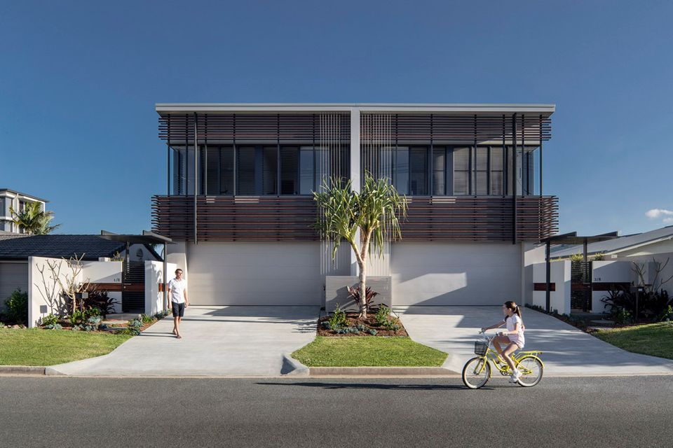 A clever duplex design takes advantage of the waterfront location...